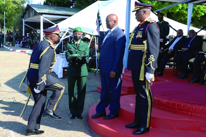 Masisi awards servicemen :: Mmegi Online