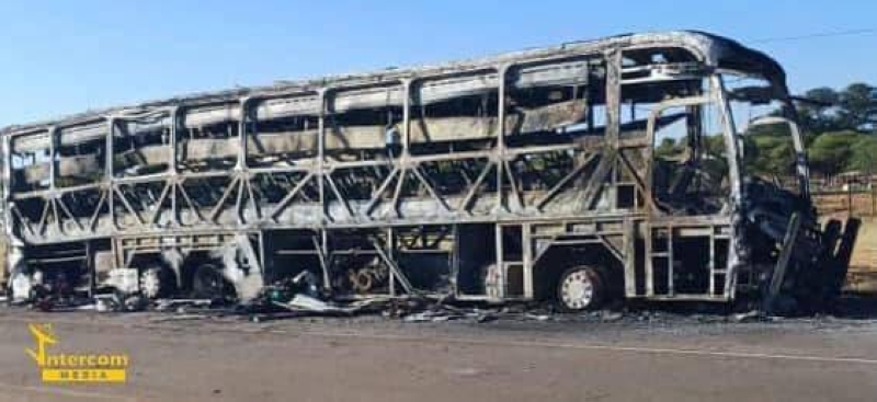 Two passengers die as Maun bound bus burns to ashes :: Mmegi Online