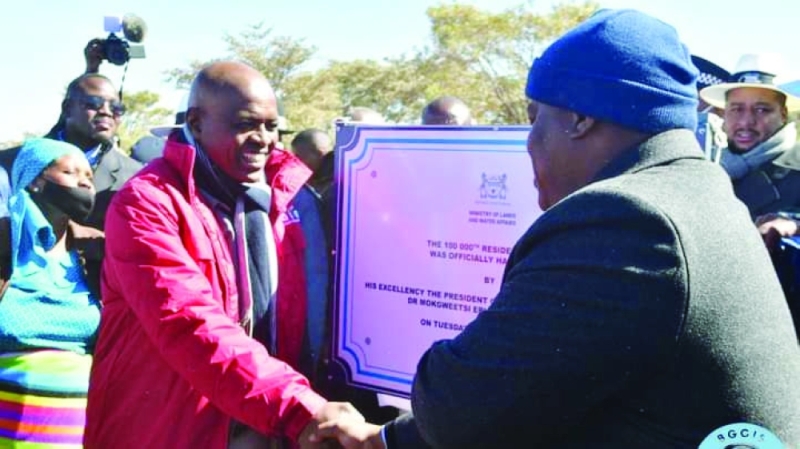 Masisi lauds Mzwinila over 100 000 plots :: Mmegi Online