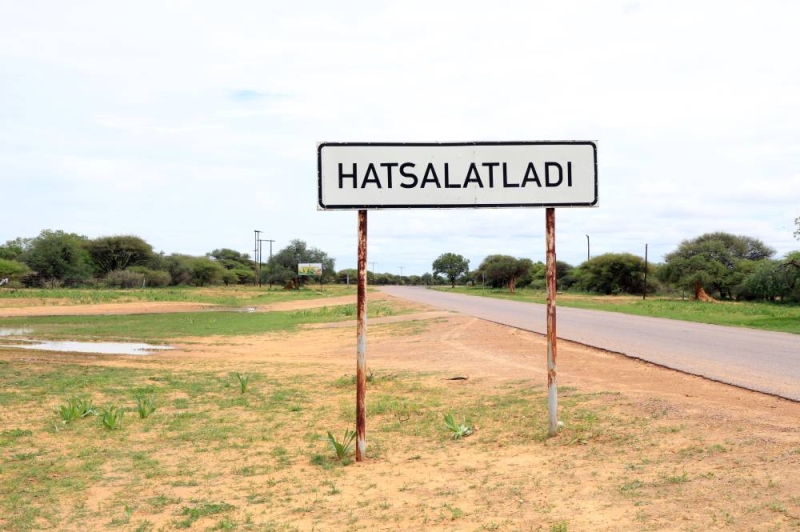 Pedestrian hit by truck near Hatsalatladi dies :: Mmegi Online