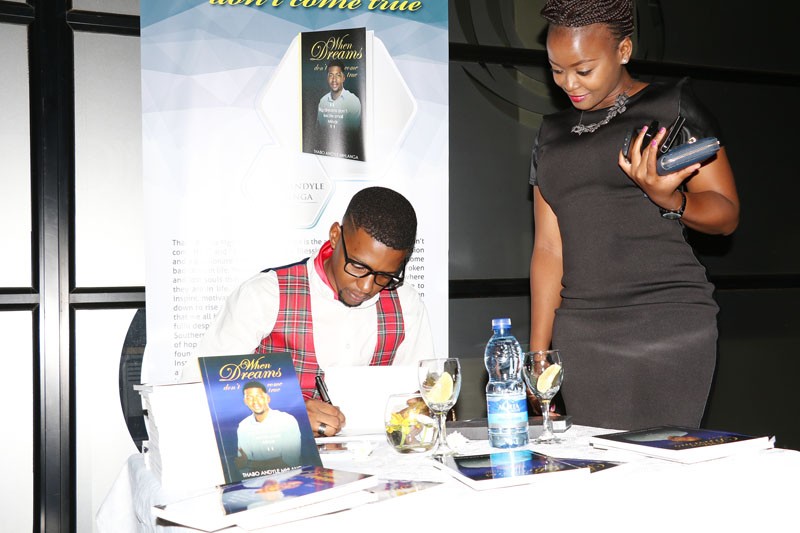 Mhlanga s book inspires, motivates :: Mmegi Online