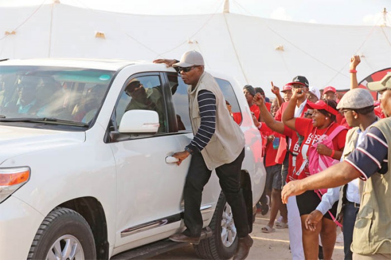 DIS 'thebeless' :: Mmegi Online